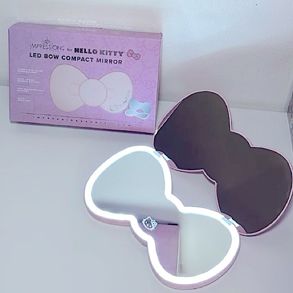 Hello Kitty | Accessories | Hello Kitty Led Pink Bow Compact Mirror ...